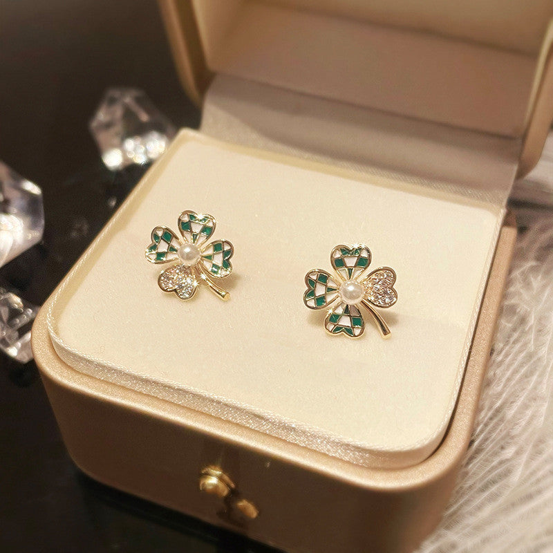 Four Leaf Clover Grid Studs – Beautykomi